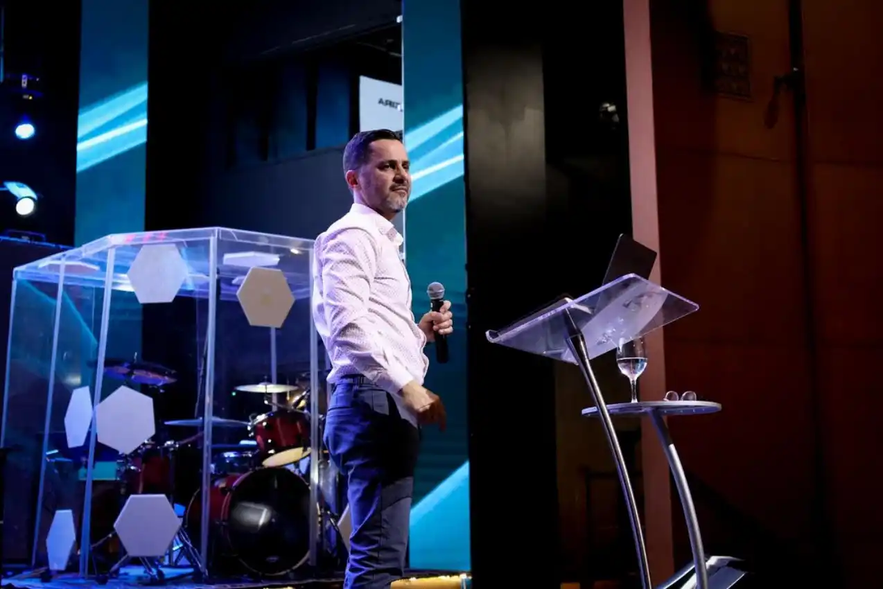 ADVEC Boston entrega o prédio seis meses após inauguração